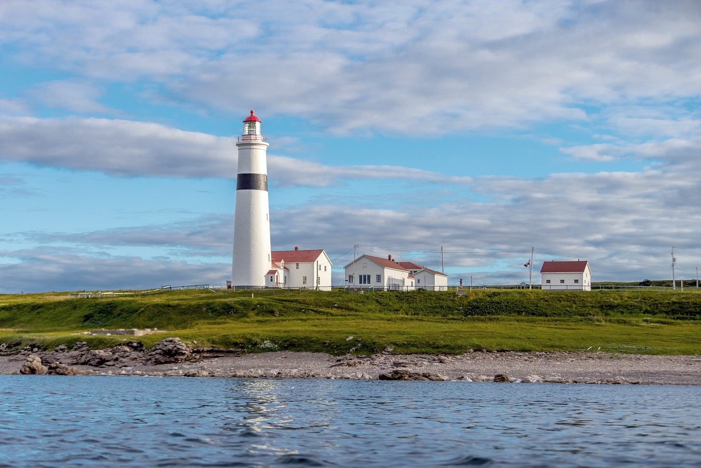 Featuring 5 Canadian Lighthouses to Inspire Your Social Distancing ...